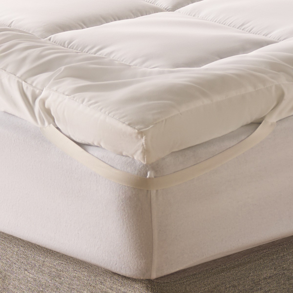 OHS Luxury Deep Fill Mattress Topper - White