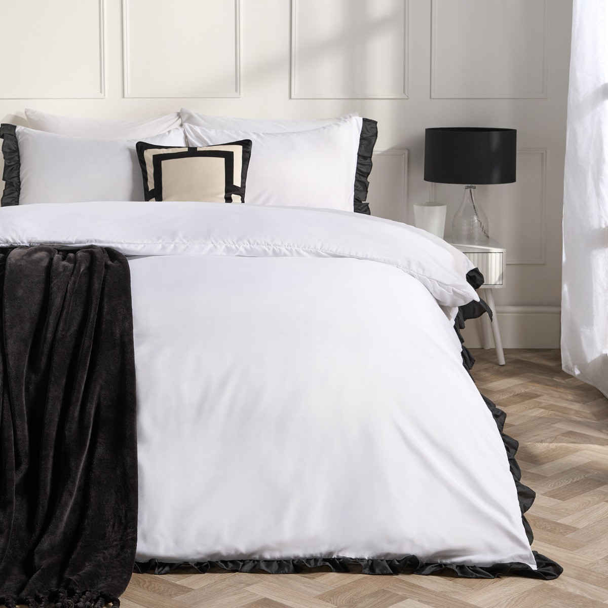 OHS Frill Edge Duvet Set, Monochrome - King