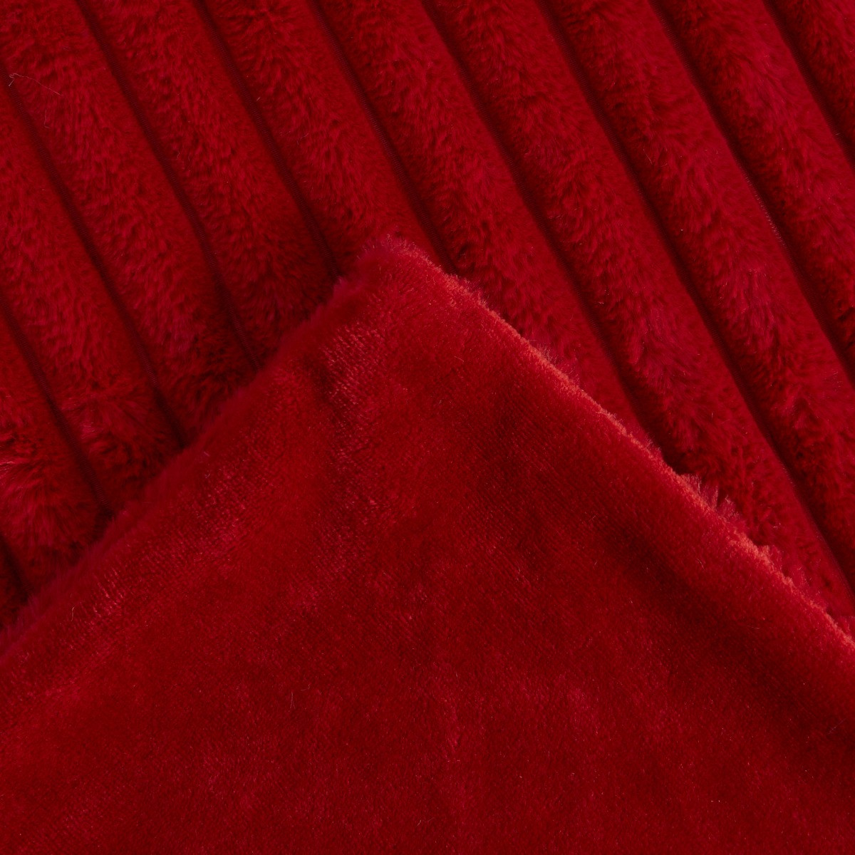 OHS Faux Fur Thick Ribbed Throw, Red - 200 x 240cm