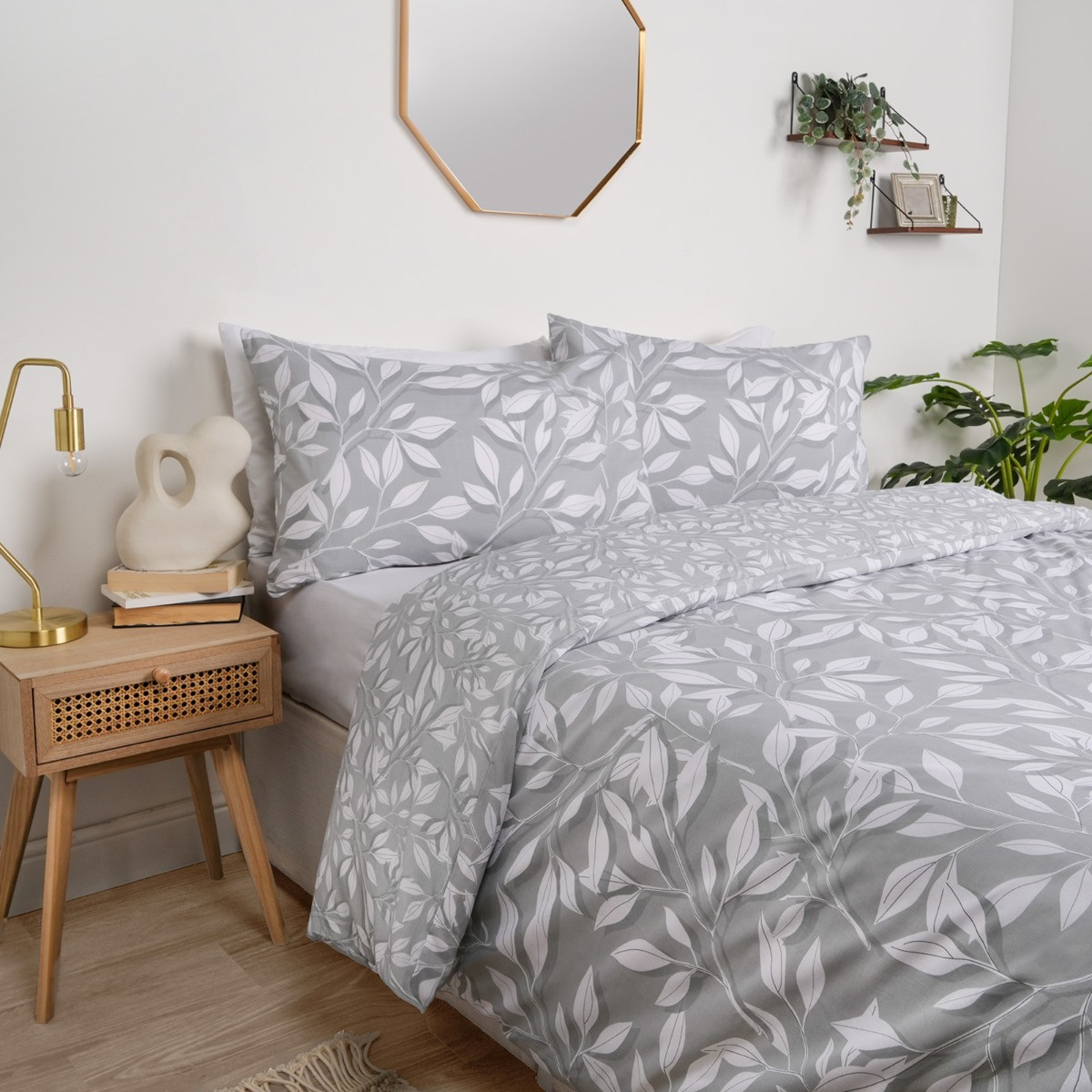 Dreamscene Leaf Print Duvet Set - Grey