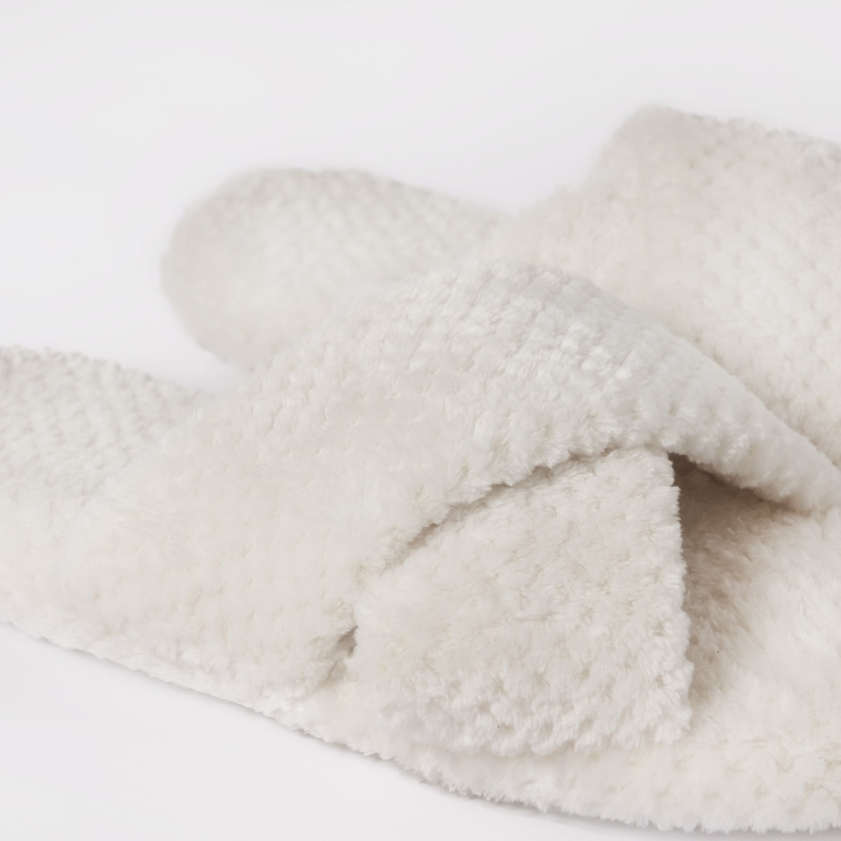 OHS Waffle Fleece Cross Strap Slippers, White - Small