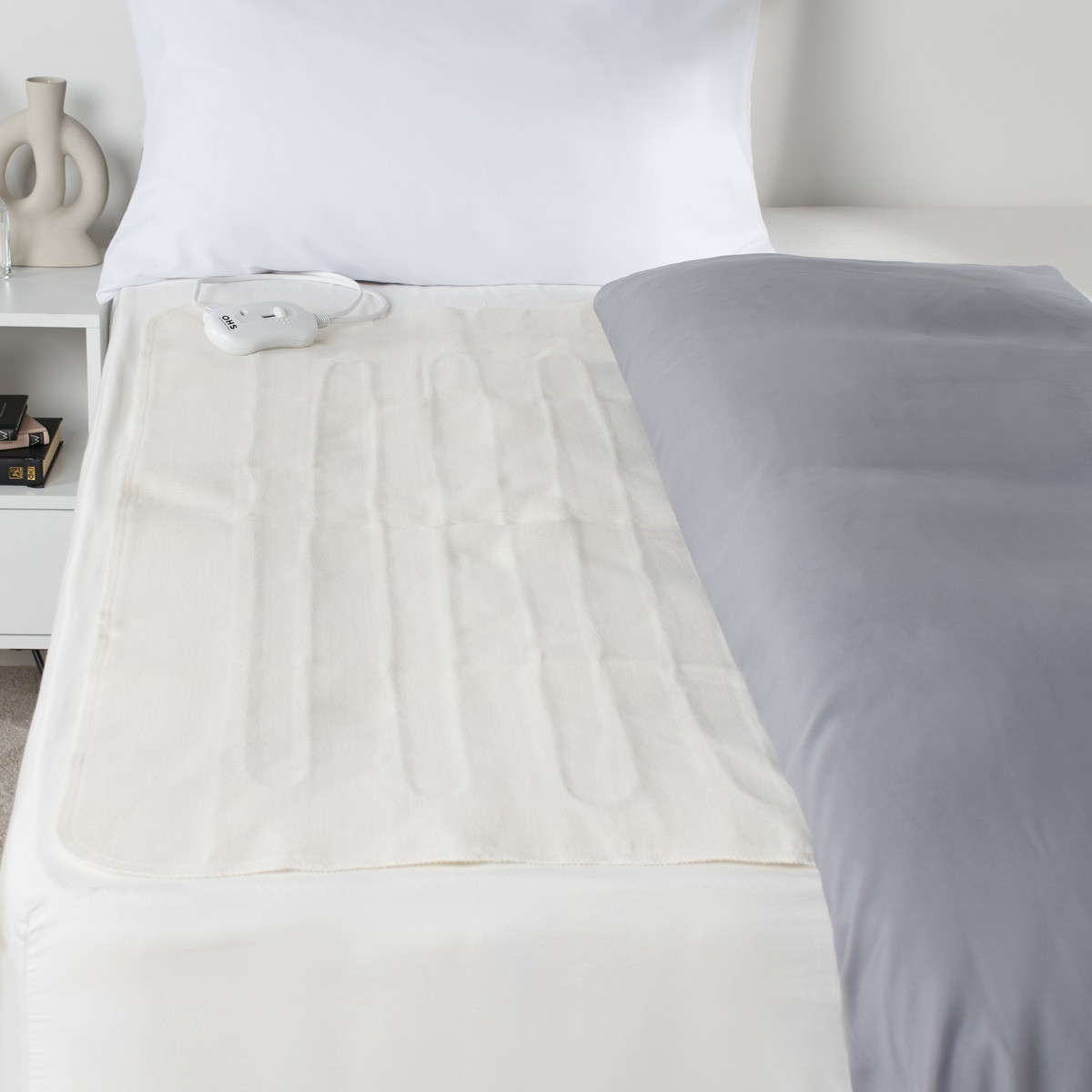 OHS Electric Heated Fleece Under Blanket Sheet - White