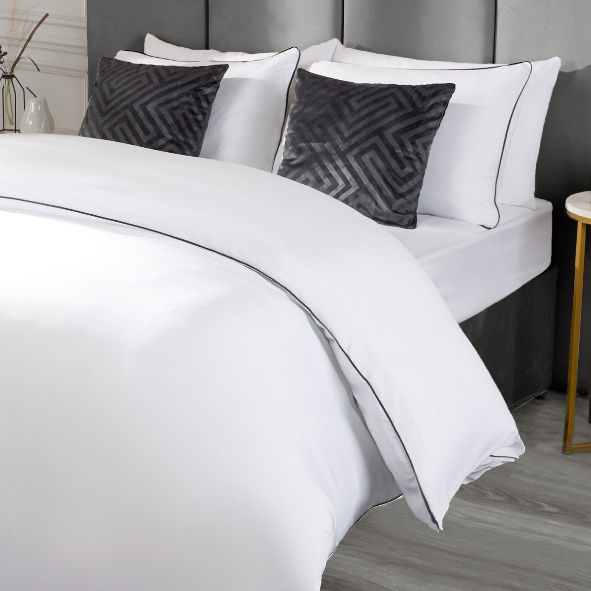 OHS Piped Edge Duvet Set, Black/White - Superking
