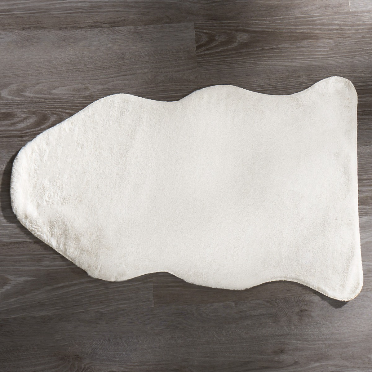 OHS Supersoft Faux Fur Sheepskin Rug - White