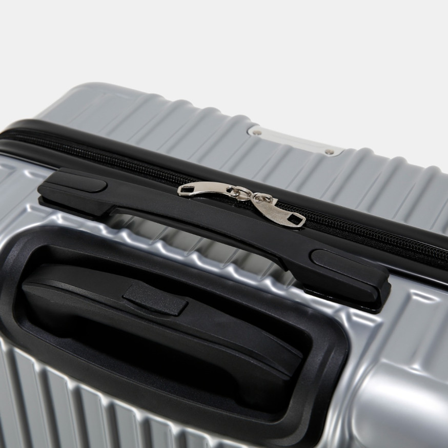OHS 4 Wheel Hard Shell Metallic Suitcase, Silver - 3 Pack